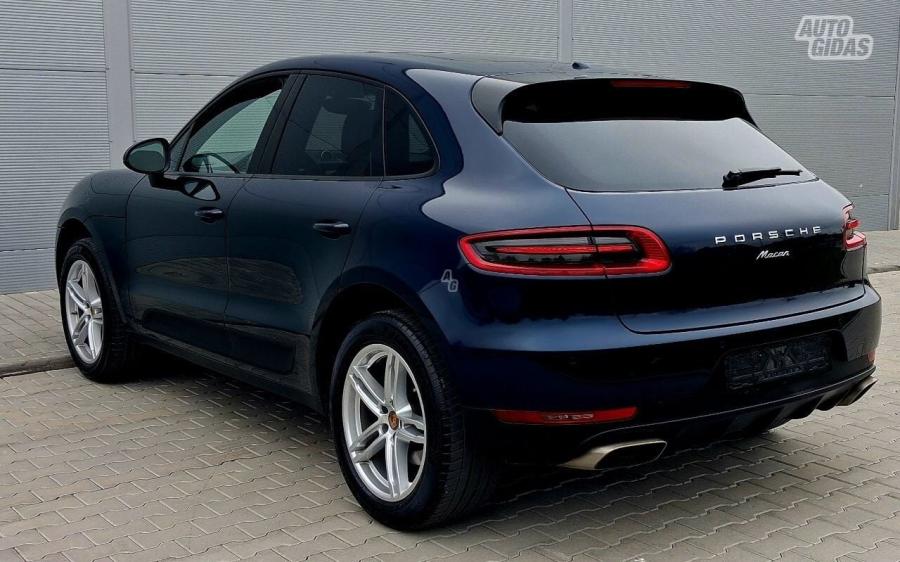 Blue Porsche Macan 2018 in Kretinga, with an engine capacity of 2.00 L and mileage of 98 thousand km for 24950 €, photo 11 on AUTOMOTO.COM.LV
