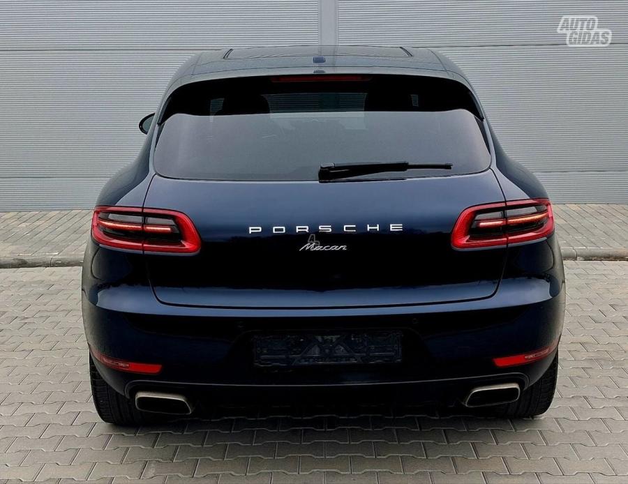 Blue Porsche Macan 2018 in Kretinga, with an engine capacity of 2.00 L and mileage of 98 thousand km for 24950 €, photo 12 on AUTOMOTO.COM.LV