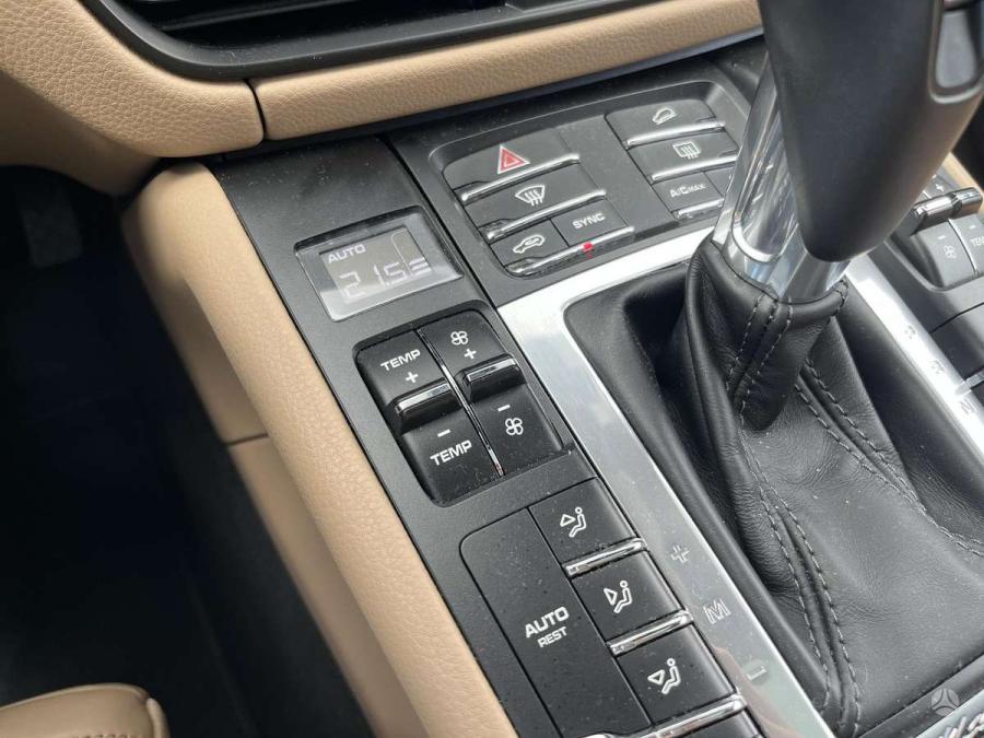 Zils Porsche Macan 2019 Viļņa, ar dzinēja tilpumu 3.00 L un nobraukumu 273 tūkst. km par 28399 €, foto 15 vietnē AUTOMOTO.COM.LV