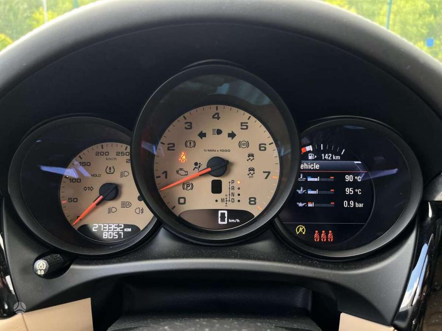Zils Porsche Macan 2019 Viļņa, ar dzinēja tilpumu 3.00 L un nobraukumu 273 tūkst. km par 28399 €, foto 21 vietnē AUTOMOTO.COM.LV