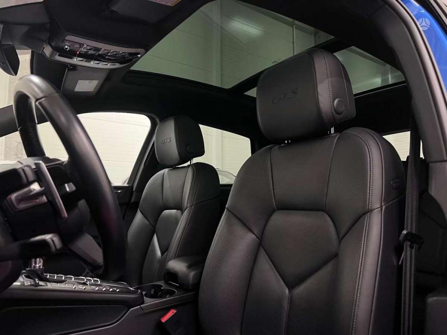 Blue Porsche Macan 2020 in Vilnius, with an engine capacity of 2.89 L and mileage of 81 thousand km for 40488 €, photo 17 on AUTOMOTO.COM.LV