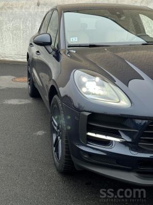 Blue Porsche Macan 2020 in Riga, with an engine capacity of 2.00 L and mileage of 85 thousand km for 31490 €, photo 4 on AUTOMOTO.COM.LV