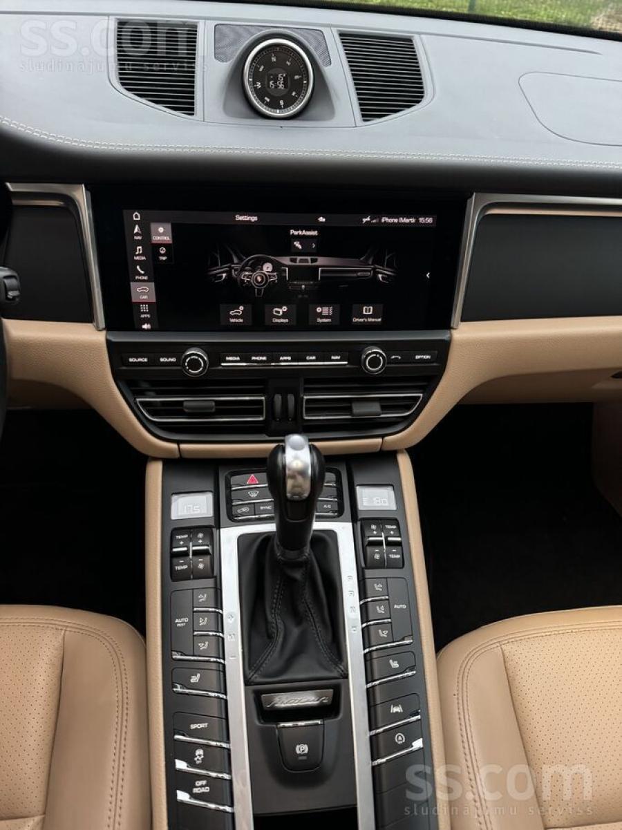 Blue Porsche Macan 2020 in Riga, with an engine capacity of 2.00 L and mileage of 85 thousand km for 31490 €, photo 9 on AUTOMOTO.COM.LV