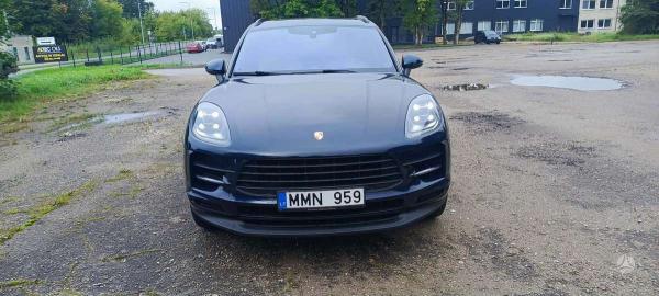 Zils Porsche Macan 2020 Plungė, ar dzinēja tilpumu 1.98 L un nobraukumu 95 tūkst. km par 34500 €, foto  vietnē AUTOMOTO.COM.LV