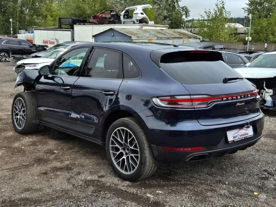 Blue Porsche Macan 2021 in Vilnius, with an engine capacity of 1.98 L and mileage of 74 thousand km for 17400 €, photo 3 on AUTOMOTO.COM.LV