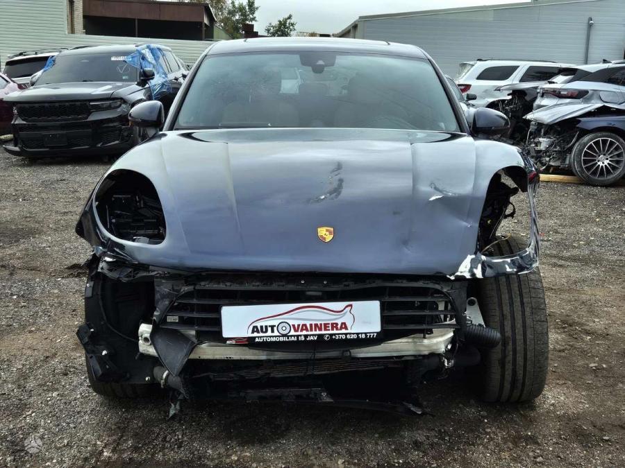 Blue Porsche Macan 2021 in Vilnius, with an engine capacity of 1.98 L and mileage of 74 thousand km for 17400 €, photo 8 on AUTOMOTO.COM.LV