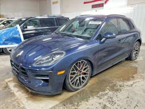 Blue Porsche Macan 2021 in Klaipeda, with an engine capacity of 2.89 L and mileage of 166 thousand km for 31000 €, photo  on AUTOMOTO.COM.LV