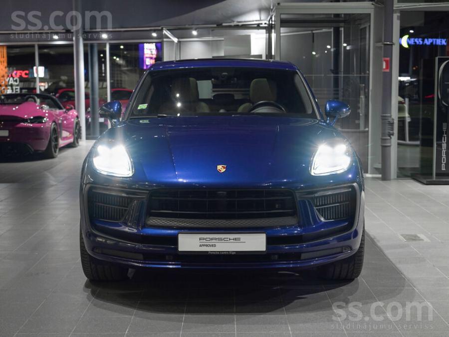 Blue Porsche Macan 2022 in Riga, with an engine capacity of 3.00 L and mileage of 65 thousand km for 67900 €, photo 2 on AUTOMOTO.COM.LV