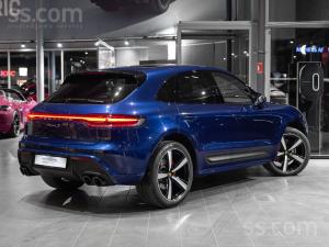 Blue Porsche Macan 2022 in Riga, with an engine capacity of 3.00 L and mileage of 65 thousand km for 67900 €, photo 5 on AUTOMOTO.COM.LV