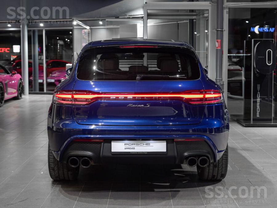Blue Porsche Macan 2022 in Riga, with an engine capacity of 3.00 L and mileage of 65 thousand km for 67900 €, photo 6 on AUTOMOTO.COM.LV