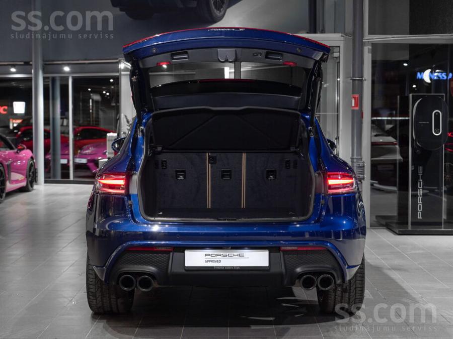 Blue Porsche Macan 2022 in Riga, with an engine capacity of 3.00 L and mileage of 65 thousand km for 67900 €, photo 7 on AUTOMOTO.COM.LV