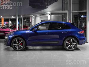 Blue Porsche Macan 2022 in Riga, with an engine capacity of 3.00 L and mileage of 65 thousand km for 67900 €, photo 9 on AUTOMOTO.COM.LV