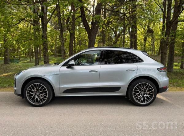 Blue Porsche Macan 2022 in Riga, with an engine capacity of 2.00 L and mileage of 45 thousand km for 54500 €, photo 1 on AUTOMOTO.COM.LV