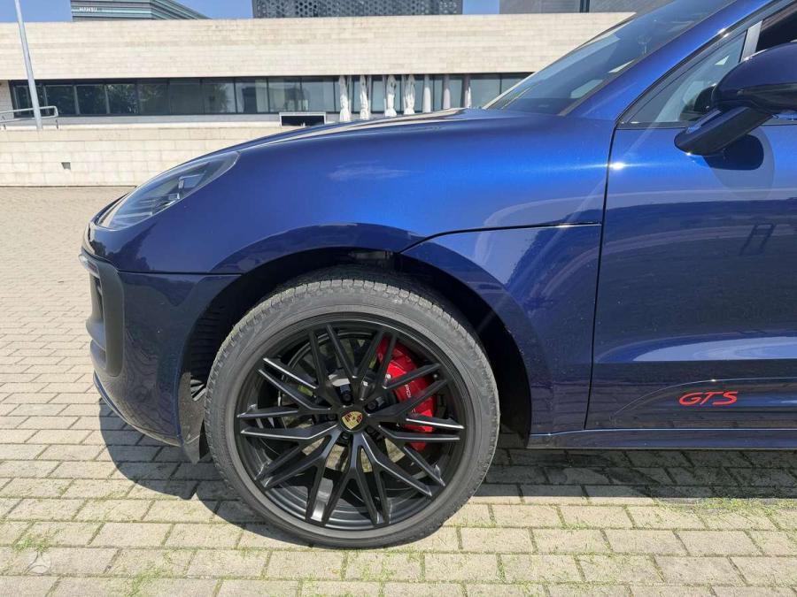 Blue Porsche Macan 2022 in Vilnius, with an engine capacity of 2.89 L and mileage of 55 thousand km for 52000 €, photo 17 on AUTOMOTO.COM.LV