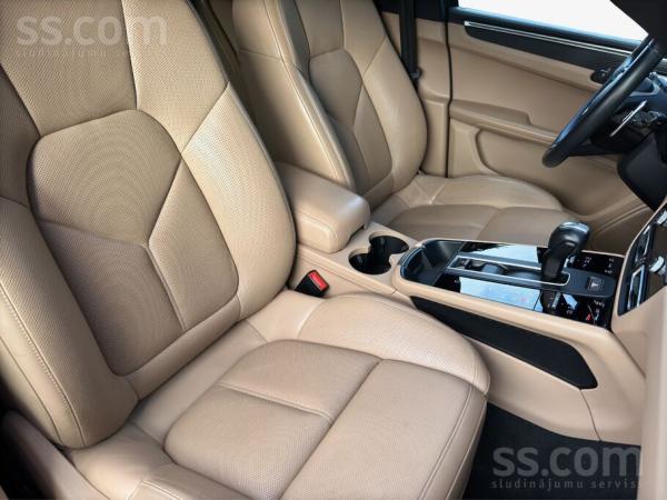 Blue Porsche Macan 2022 in Riga, with an engine capacity of 2.00 L and mileage of 58 thousand km for 50900 €, photo 7 on AUTOMOTO.COM.LV