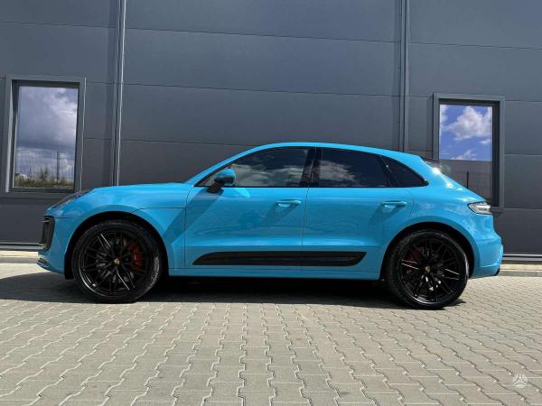 Blue Porsche Macan 2022 in Vilnius, with an engine capacity of 2.89 L and mileage of 30 thousand km for 74990 €, photo 5 on AUTOMOTO.COM.LV