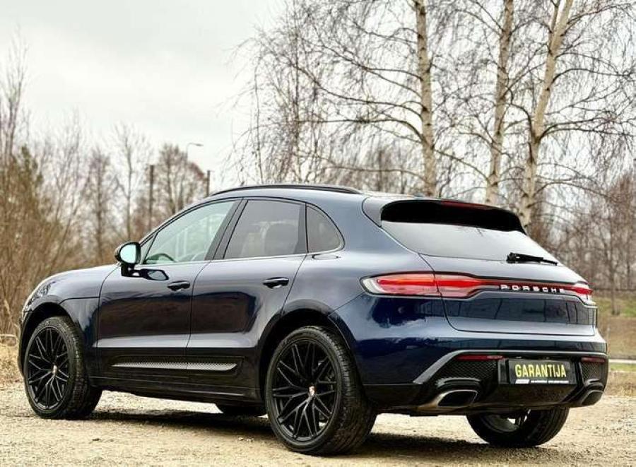 Blue Porsche Macan 2023 in Siauliai, with an engine capacity of 1.98 L and mileage of 42 thousand km for 41500 €, photo 3 on AUTOMOTO.COM.LV