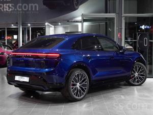 Zils Porsche Macan 2025 Rīga, ar dzinēja tilpumu 2.00 L un nobraukumu 3 tūkst. km par 119900 €, foto 4 vietnē AUTOMOTO.COM.LV