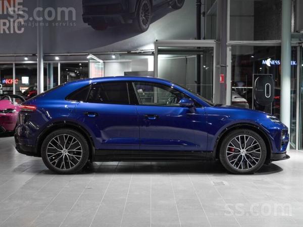 Zils Porsche Macan 2025 Rīga, ar dzinēja tilpumu 2.00 L un nobraukumu 3 tūkst. km par 119900 €, foto 7 vietnē AUTOMOTO.COM.LV