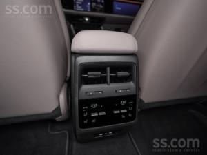 Zils Porsche Macan 2025 Rīga, ar dzinēja tilpumu 2.00 L un nobraukumu 3 tūkst. km par 119900 €, foto 34 vietnē AUTOMOTO.COM.LV