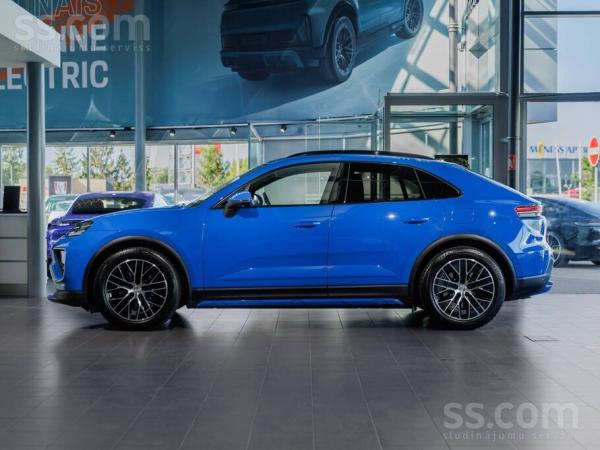 Blue Porsche Macan 2026 in Riga, with an engine capacity of 0.00 L and mileage of 3 thousand km for 90700 €, photo 2 on AUTOMOTO.COM.LV