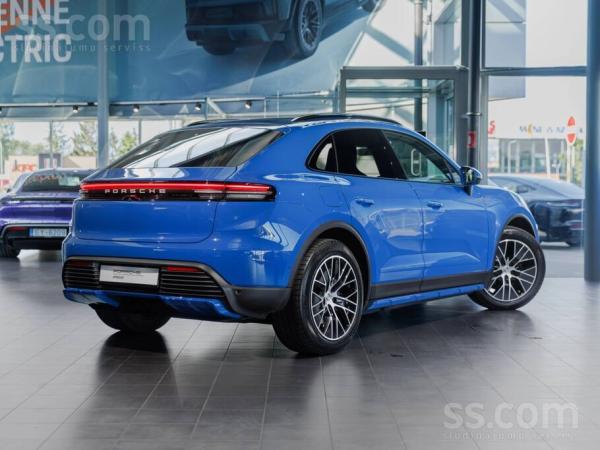 Blue Porsche Macan 2026 in Riga, with an engine capacity of 0.00 L and mileage of 3 thousand km for 90700 €, photo 3 on AUTOMOTO.COM.LV