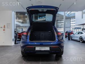 Blue Porsche Macan 2026 in Riga, with an engine capacity of 3.00 L and mileage of 1 thousand km for 90700 €, photo 10 on AUTOMOTO.COM.LV