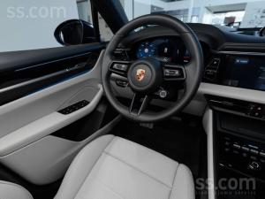 Blue Porsche Macan 2026 in Riga, with an engine capacity of 3.00 L and mileage of 1 thousand km for 90700 €, photo 19 on AUTOMOTO.COM.LV