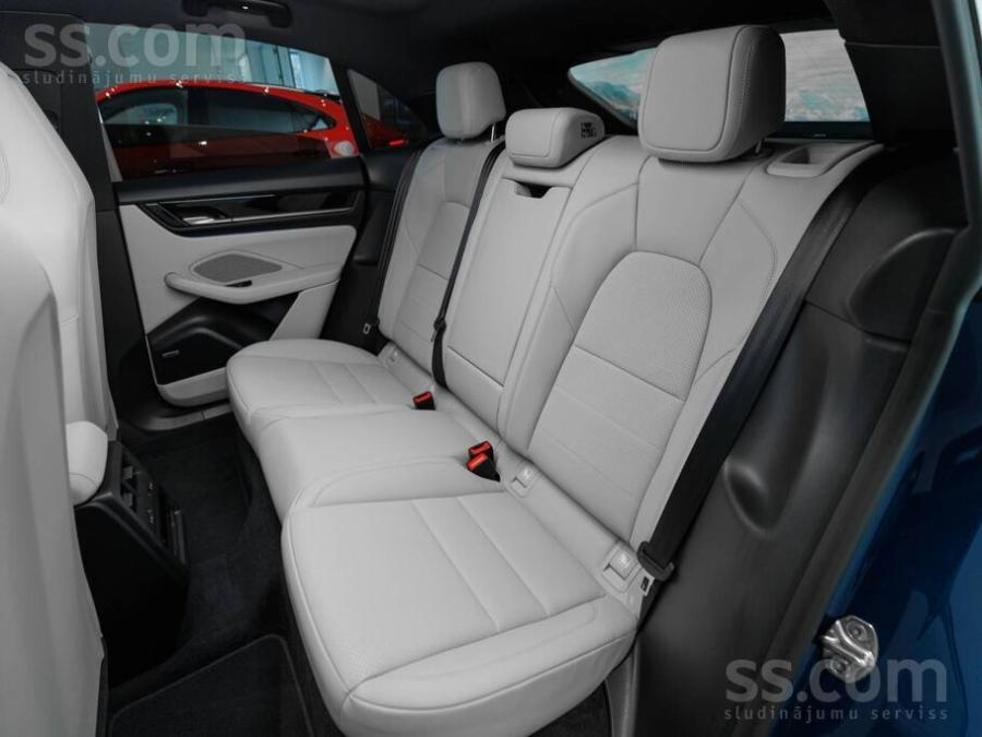 Blue Porsche Macan 2026 in Riga, with an engine capacity of 3.00 L and mileage of 1 thousand km for 90700 €, photo 20 on AUTOMOTO.COM.LV