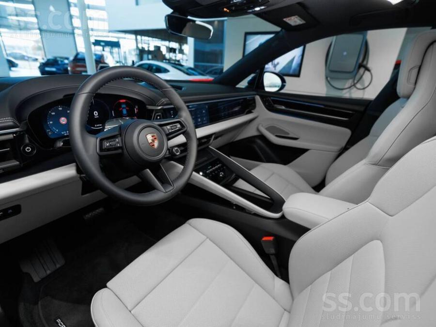 Blue Porsche Macan 2026 in Riga, with an engine capacity of 3.00 L and mileage of 1 thousand km for 90700 €, photo 21 on AUTOMOTO.COM.LV