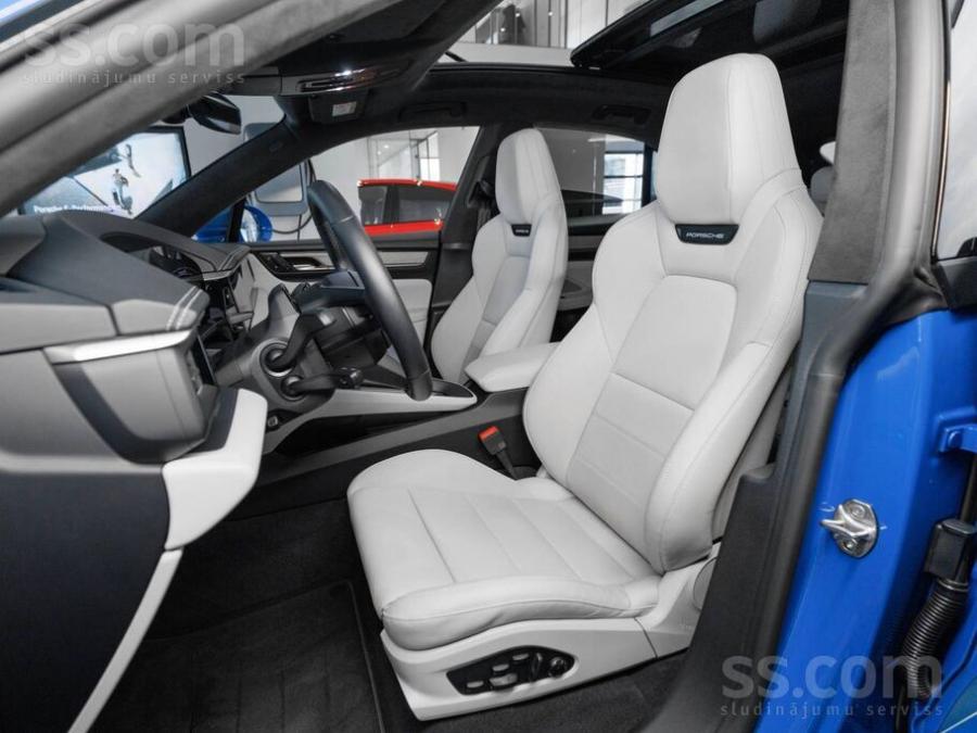 Zils Porsche Macan 2026 Rīga, ar dzinēja tilpumu 2.00 L un nobraukumu 11 tūkst. km par 109900 €, foto 5 vietnē AUTOMOTO.COM.LV