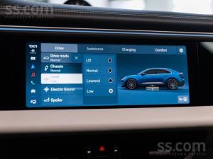 Zils Porsche Macan 2026 Rīga, ar dzinēja tilpumu 2.00 L un nobraukumu 11 tūkst. km par 109900 €, foto 28 vietnē AUTOMOTO.COM.LV
