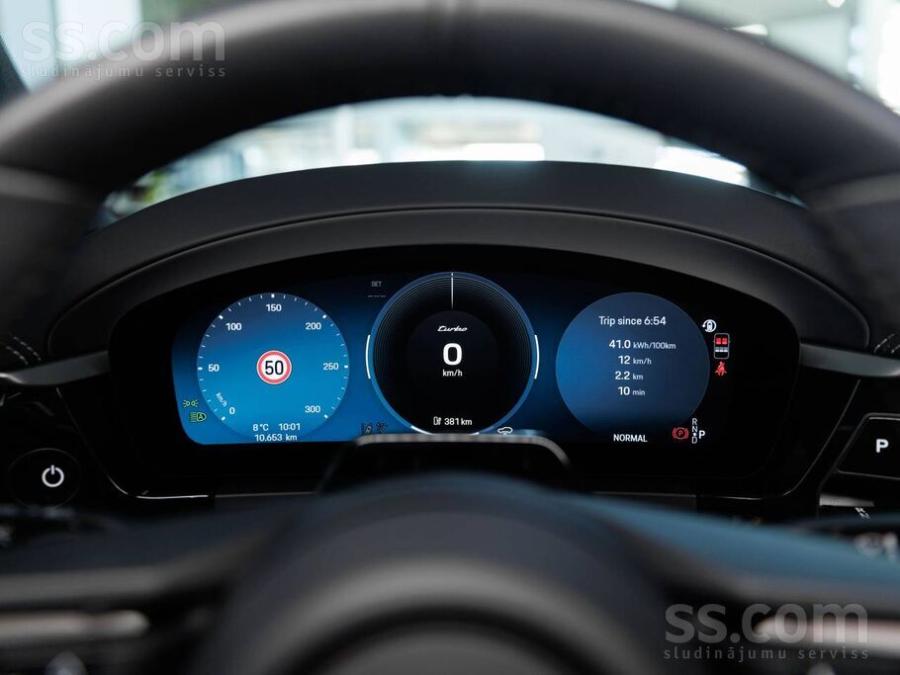 Zils Porsche Macan 2026 Rīga, ar dzinēja tilpumu 2.00 L un nobraukumu 11 tūkst. km par 109900 €, foto 32 vietnē AUTOMOTO.COM.LV