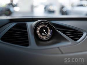 Zils Porsche Macan 2026 Rīga, ar dzinēja tilpumu 2.00 L un nobraukumu 11 tūkst. km par 109900 €, foto 33 vietnē AUTOMOTO.COM.LV