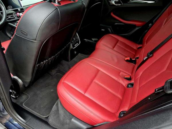 Blue Porsche Macan 2019 in Kaunas, with an engine capacity of 3.00 L and mileage of 40 thousand km for 42000 €, photo 4 on AUTOMOTO.COM.LV