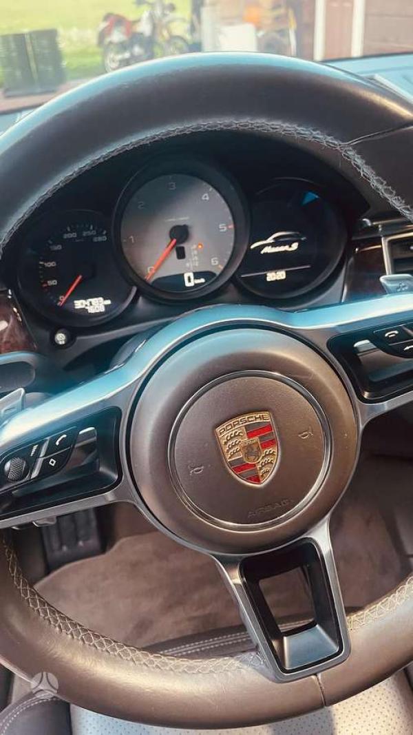 Zils Porsche Macan 2015 Druskininkai, ar dzinēja tilpumu 3.00 L un nobraukumu 320 tūkst. km par 17500 €, foto 2 vietnē AUTOMOTO.COM.LV