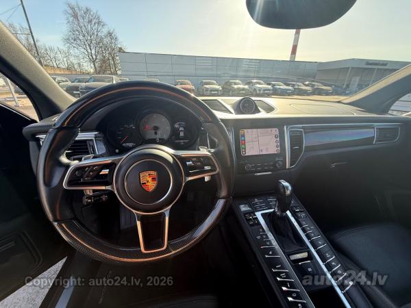 Blue Porsche Macan 2017 in Tallinn, with an engine capacity of 3.00 L and mileage of 170 thousand km for 36000 €, photo 7 on AUTOMOTO.COM.LV