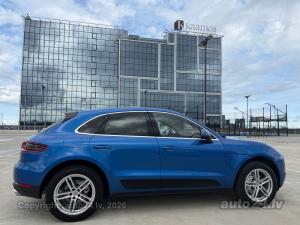 Zils Porsche Macan 2017 Tallina, ar dzinēja tilpumu 3.00 L un nobraukumu 100 tūkst. km par 31900 €, foto  vietnē AUTOMOTO.COM.LV