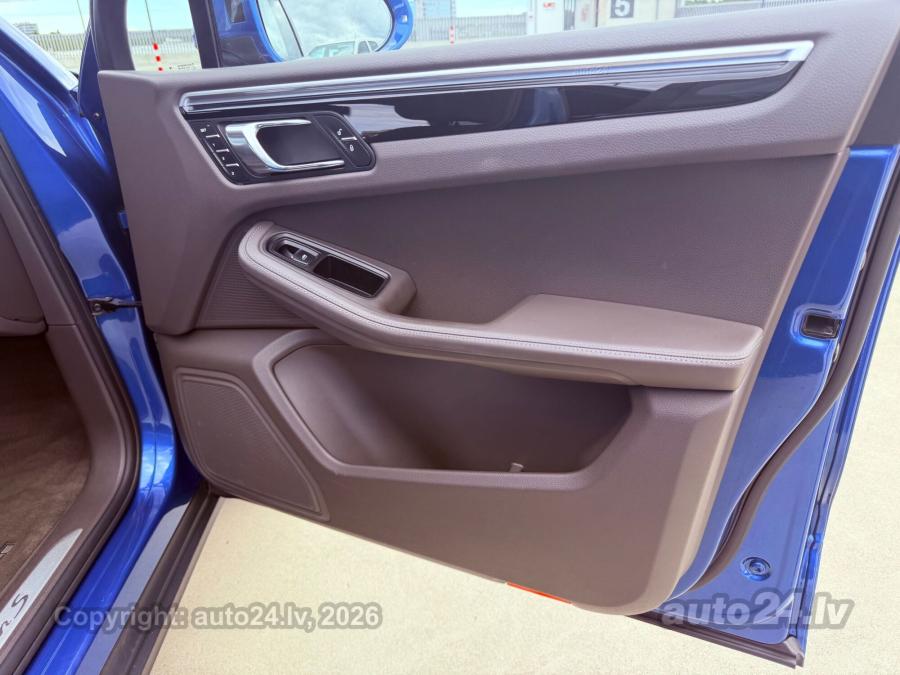 Zils Porsche Macan 2017 Tallina, ar dzinēja tilpumu 3.00 L un nobraukumu 100 tūkst. km par 31900 €, foto 24 vietnē AUTOMOTO.COM.LV