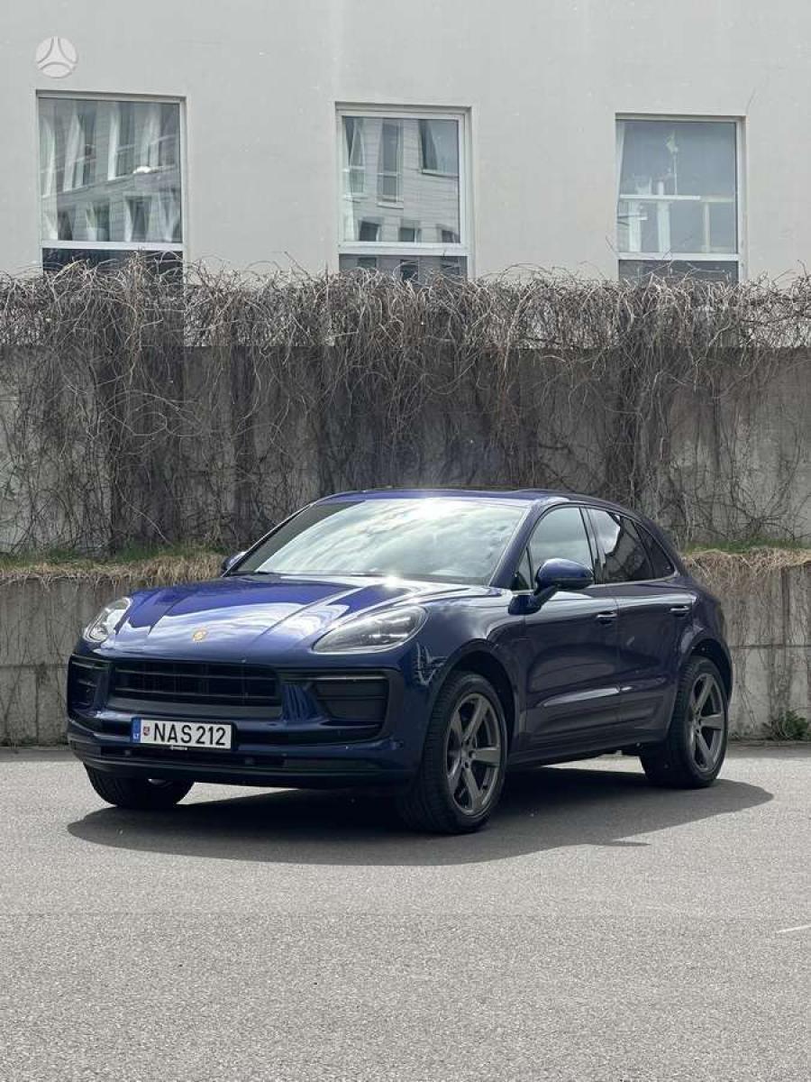 Zils Porsche Macan 2024 Viļņa, ar dzinēja tilpumu 2.00 L un nobraukumu 39 tūkst. km par 59900 €, foto 1 vietnē AUTOMOTO.COM.LV