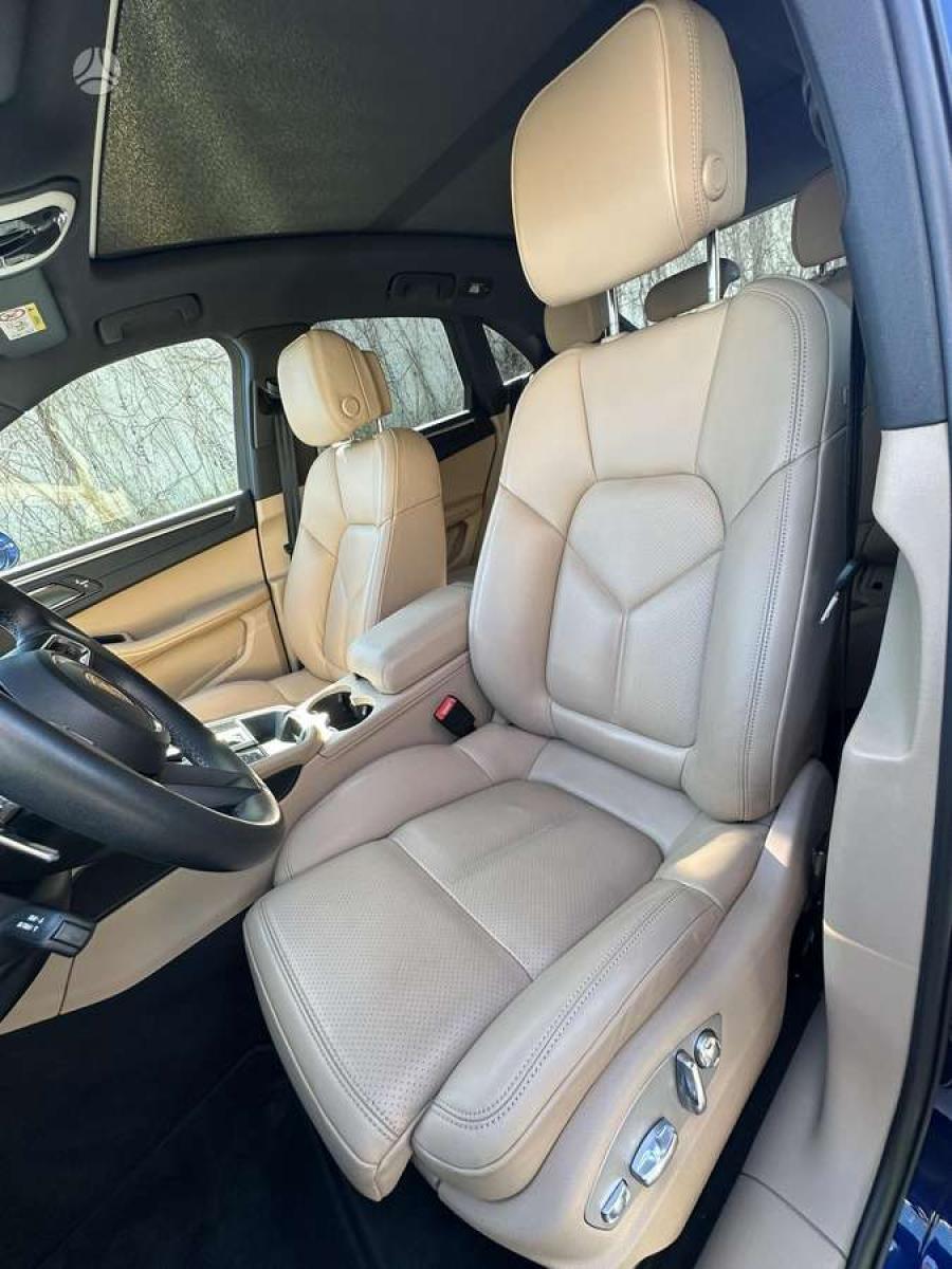 Zils Porsche Macan 2024 Viļņa, ar dzinēja tilpumu 2.00 L un nobraukumu 39 tūkst. km par 59900 €, foto 7 vietnē AUTOMOTO.COM.LV