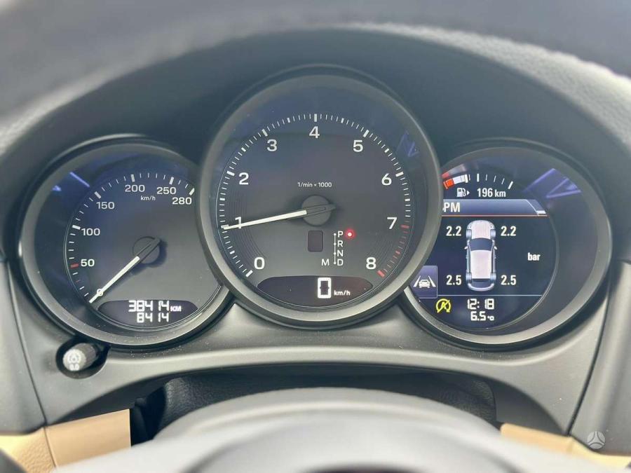 Zils Porsche Macan 2024 Viļņa, ar dzinēja tilpumu 2.00 L un nobraukumu 39 tūkst. km par 59900 €, foto 13 vietnē AUTOMOTO.COM.LV