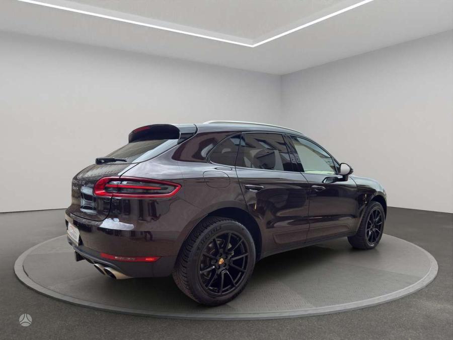 Brūns Porsche Macan 2015 Viļņa, ar dzinēja tilpumu 3.00 L un nobraukumu 180 tūkst. km par 21500 €, foto 4 vietnē AUTOMOTO.COM.LV