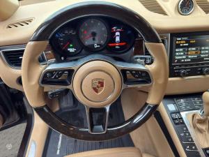 Brūns Porsche Macan 2015 Viļņa, ar dzinēja tilpumu 3.00 L un nobraukumu 180 tūkst. km par 21500 €, foto 13 vietnē AUTOMOTO.COM.LV