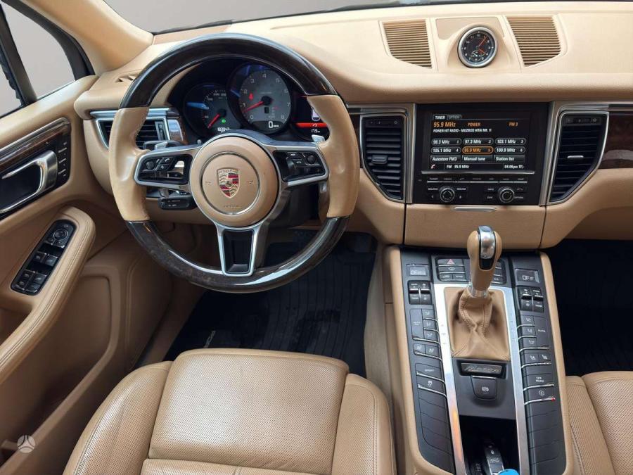 Brūns Porsche Macan 2015 Viļņa, ar dzinēja tilpumu 3.00 L un nobraukumu 180 tūkst. km par 21500 €, foto 16 vietnē AUTOMOTO.COM.LV