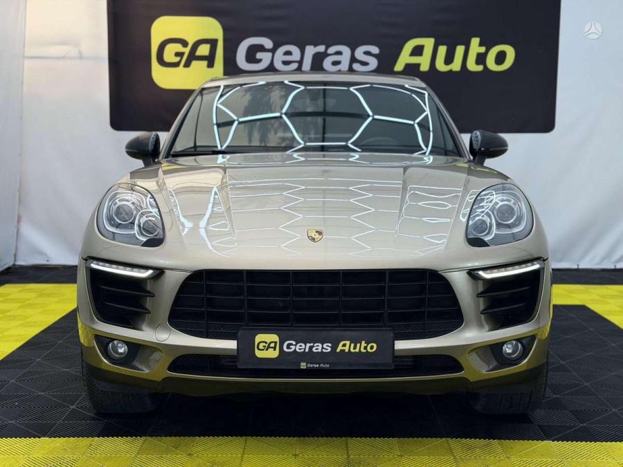 Brown Porsche Macan 2015 in Vilnius, with an engine capacity of 2.97 L and mileage of 274 thousand km for 17900 €, photo 3 on AUTOMOTO.COM.LV