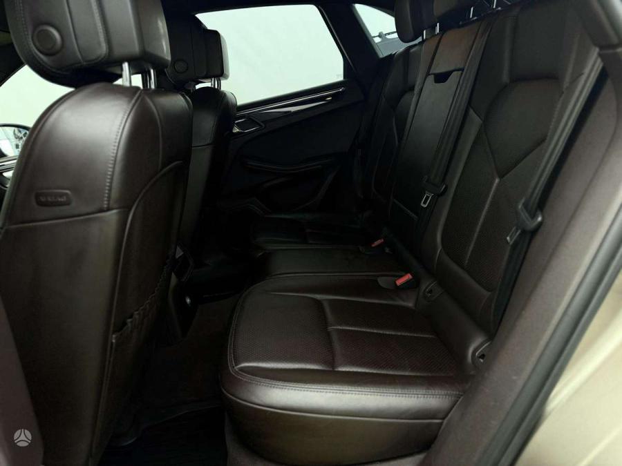 Brown Porsche Macan 2015 in Vilnius, with an engine capacity of 2.97 L and mileage of 274 thousand km for 17900 €, photo 12 on AUTOMOTO.COM.LV