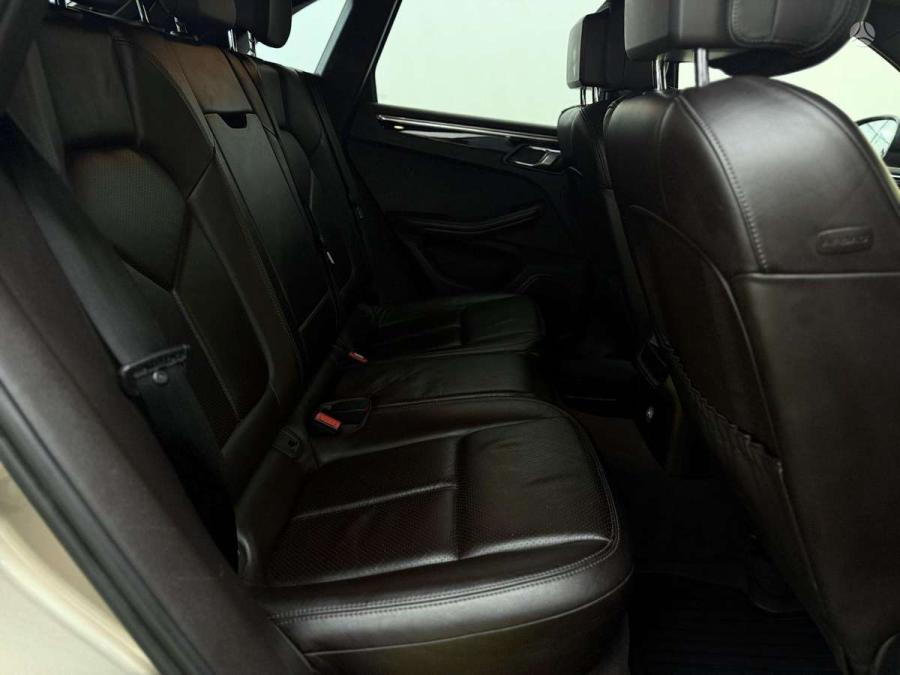 Brown Porsche Macan 2015 in Vilnius, with an engine capacity of 2.97 L and mileage of 274 thousand km for 17900 €, photo 14 on AUTOMOTO.COM.LV
