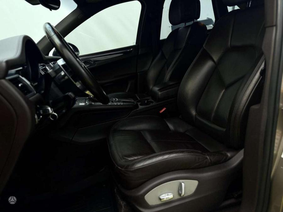 Brown Porsche Macan 2015 in Vilnius, with an engine capacity of 2.97 L and mileage of 274 thousand km for 17390 €, photo 11 on AUTOMOTO.COM.LV