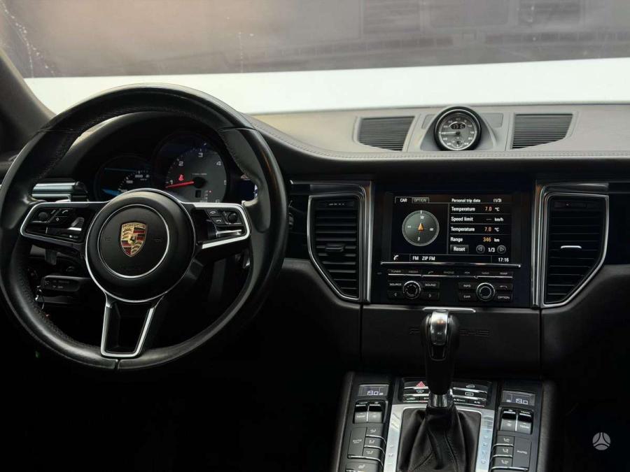 Brūns Porsche Macan 2015 Viļņa, ar dzinēja tilpumu 2.97 L un nobraukumu 274 tūkst. km par 17390 €, foto 17 vietnē AUTOMOTO.COM.LV